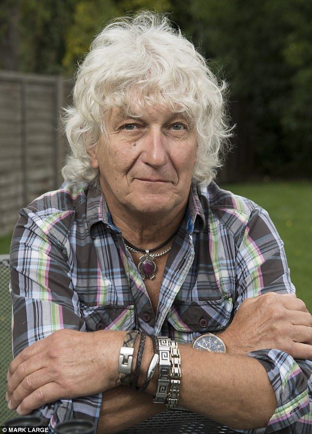 两架飞机罕见空中“重影”险相撞 - 上游新闻·汇聚向上的力量